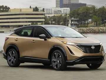 China's 50 megawatt giant panda-shaped solar power plant